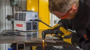 5 Best Plasma Cutters with Built in Air Compressors - 2023