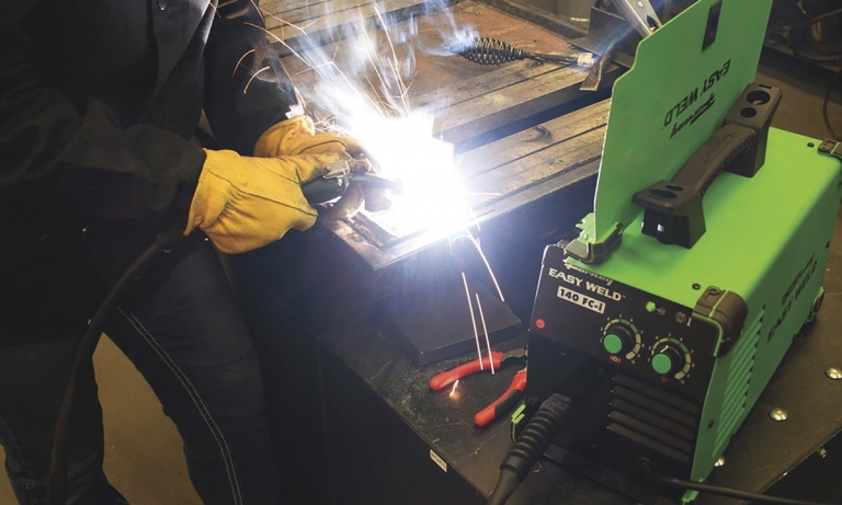 Forney Easy Weld 140 FC-i (261) Review - Is it Worth it?